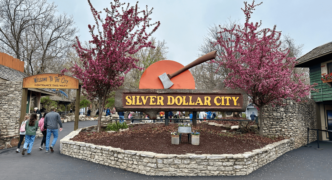 Family Road Trip to Branson: Where to Stay, Play, & Explore